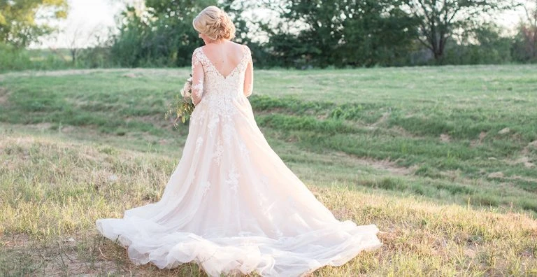 Top 10 Wedding Day First Looks - Pretty Happy Love - Wedding Blog ...