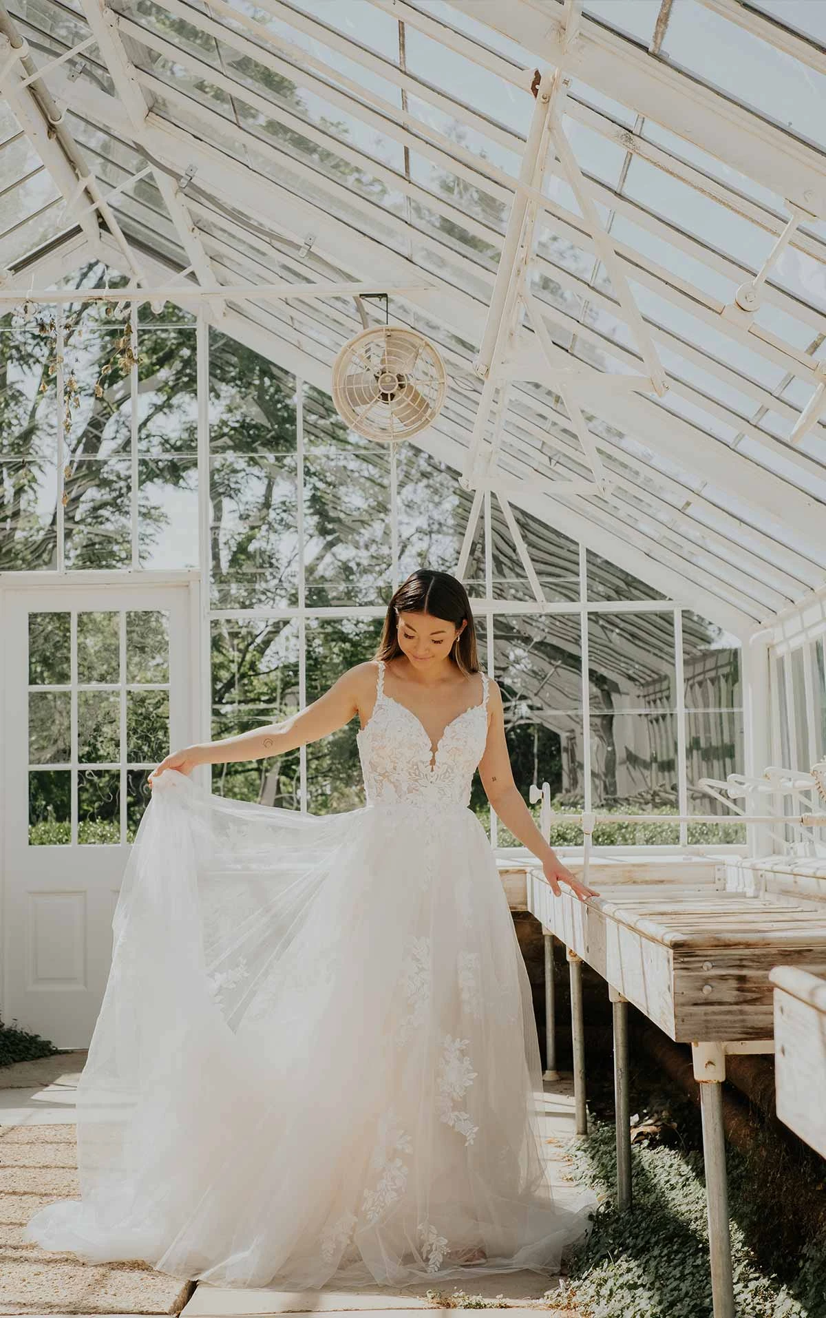 COUNTRY WEDDING DRESSES for a Rustic Wedding