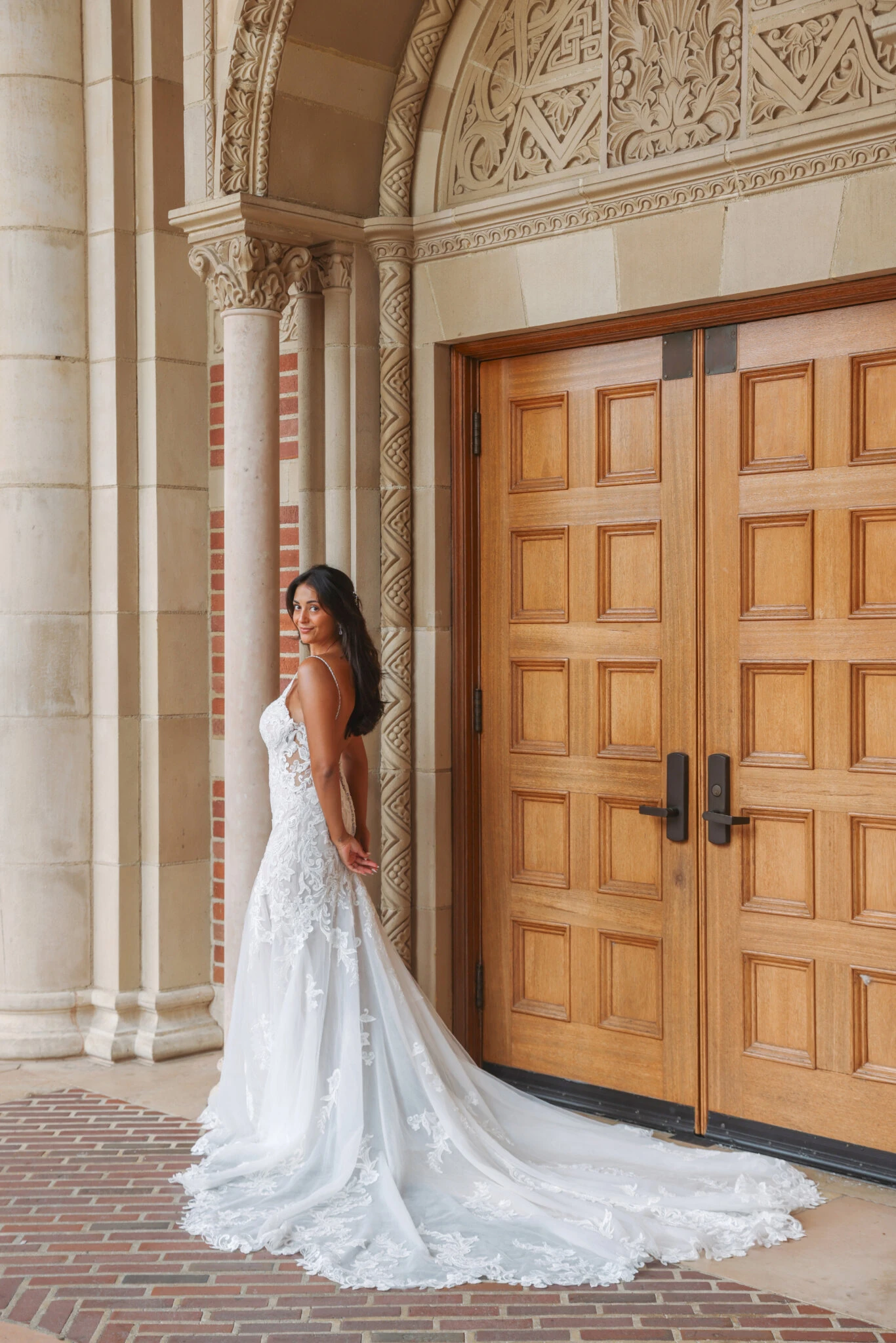 SHEATH vs. COLUMN Wedding Dress | Pretty Happy Love