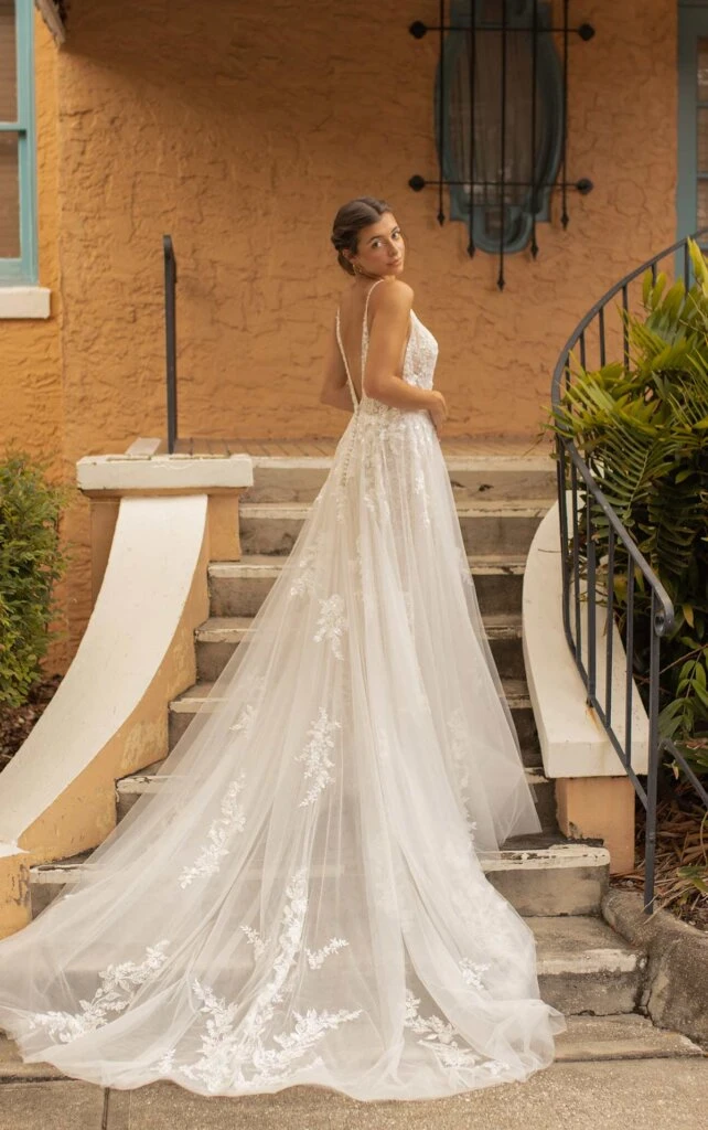 WEDDING DRESS TRAINS: Everything You Need to Know