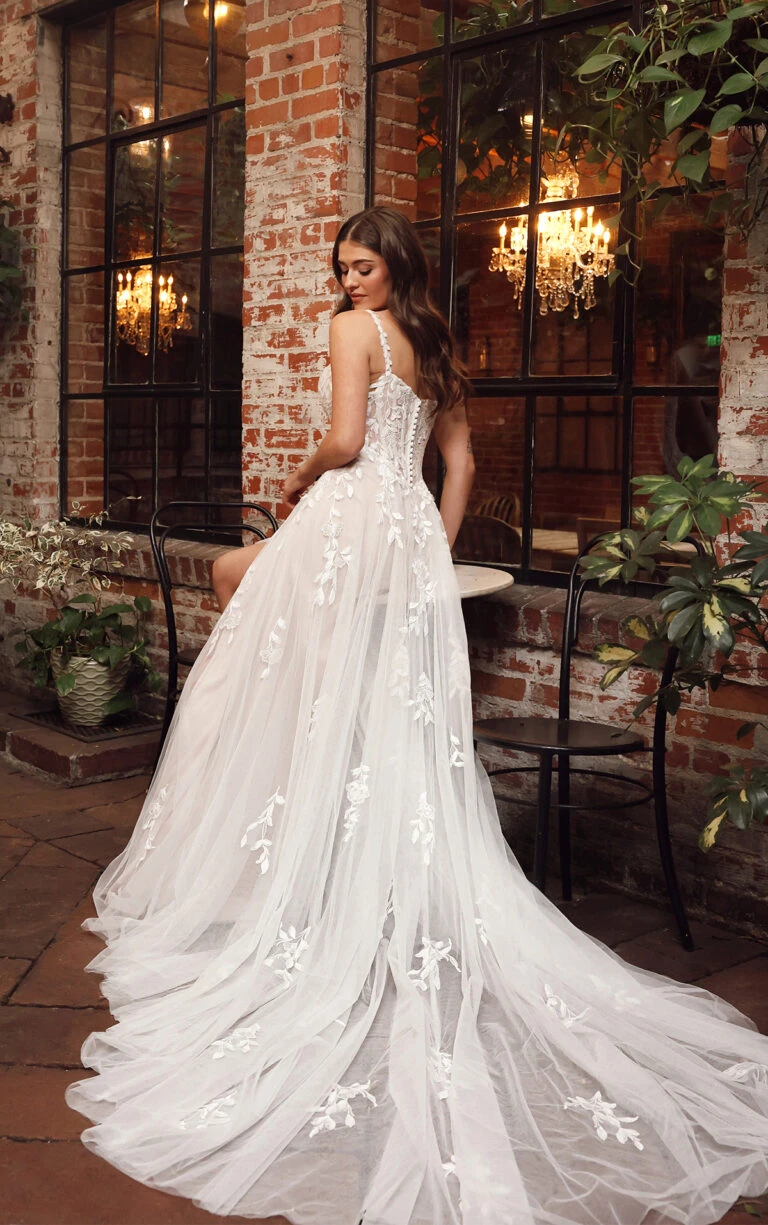 WEDDING DRESS TRAINS: Everything You Need to Know