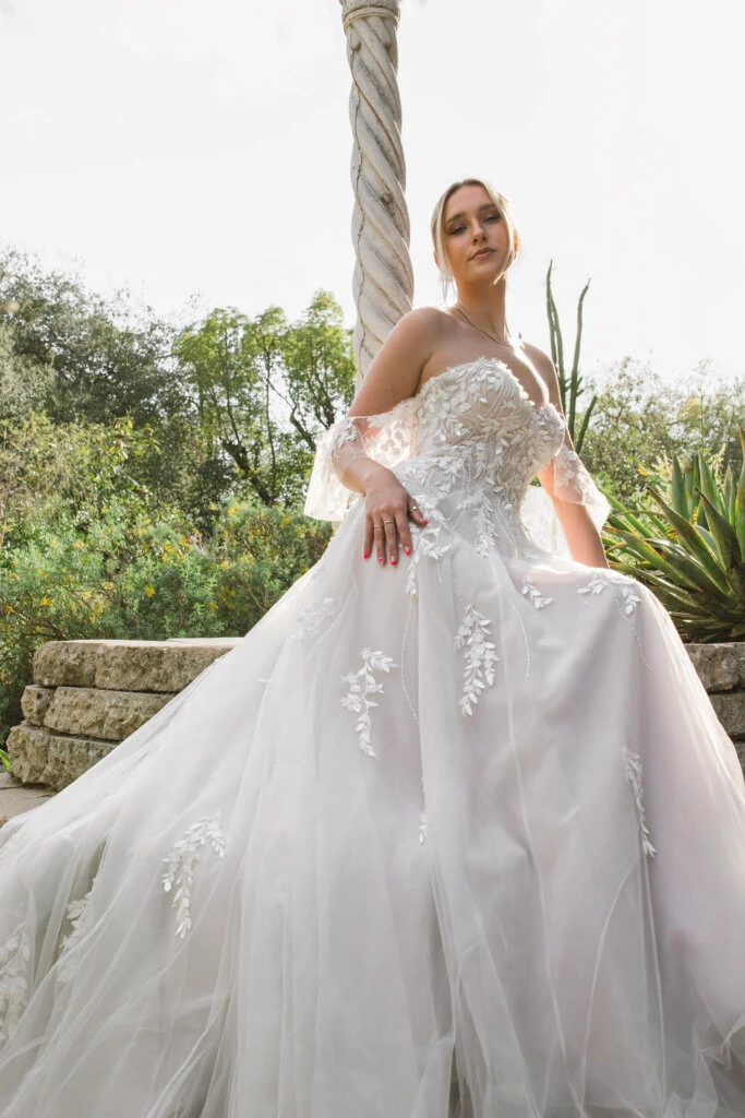 Top Whimsical Wedding Dress Looks - Pretty Happy Love - Wedding Blog ...