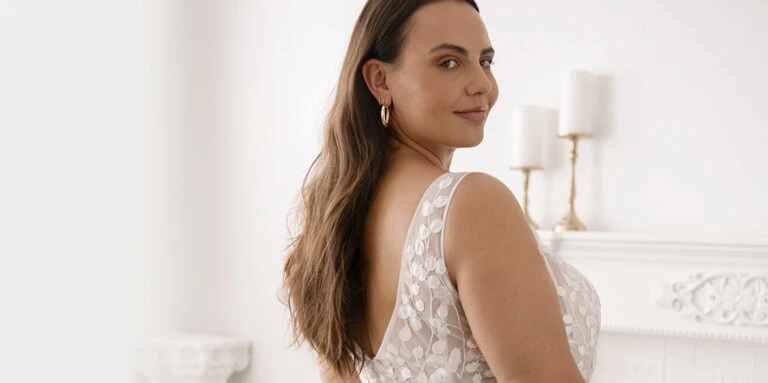 Keyhole Back vs. Open Back Wedding Dresses - Pretty Happy Love ...