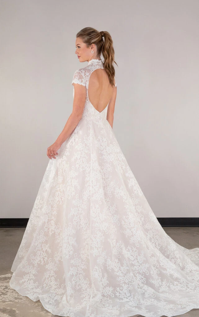 Keyhole Back vs. Open Back Wedding Dresses - Pretty Happy Love ...