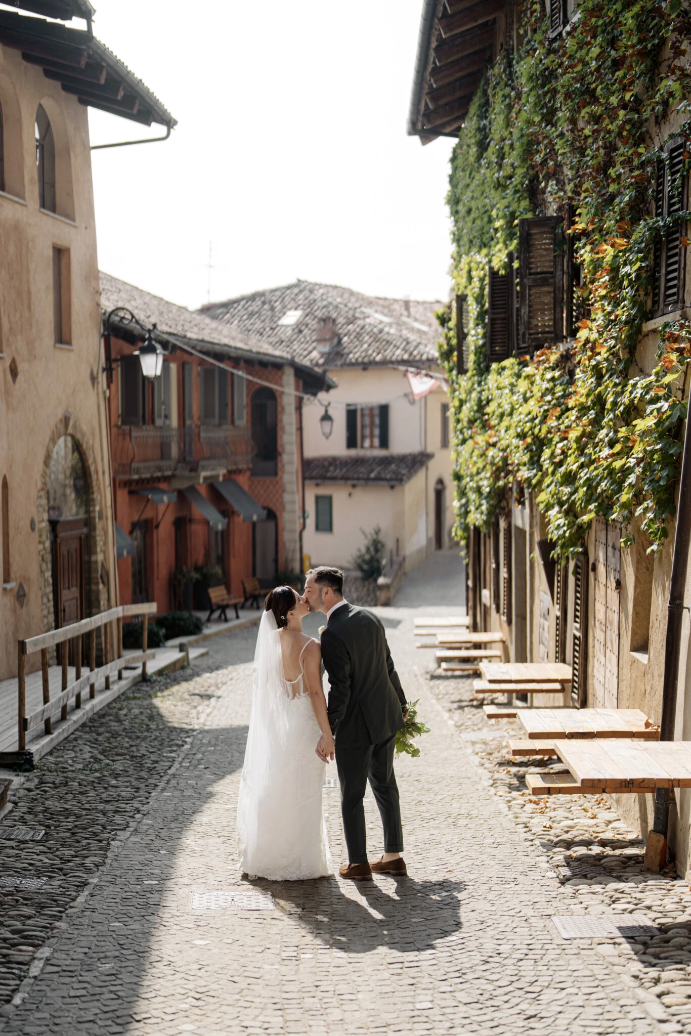 Real Essense of Australia Bride Dominique + Garrett - Pretty Happy Love ...